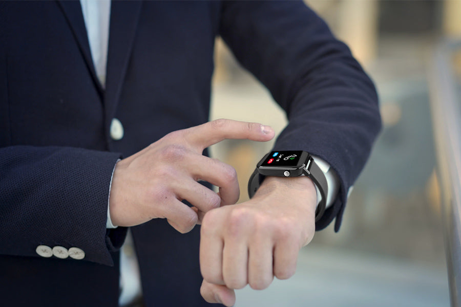Why do we wear a watch or a smartwatch on our left hand? – Tech Fish